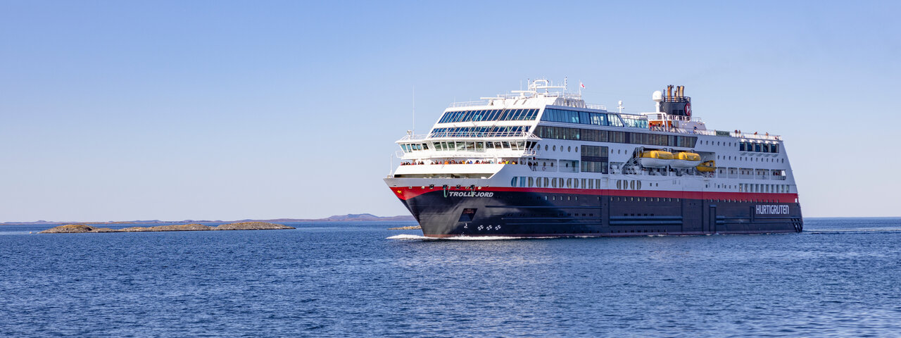Ukentlige seilinger til Svalbard | Nor Lines