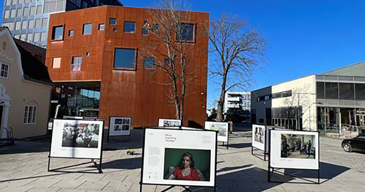 Artikkel - Reiser Norge rundt med fotoutstillingen “Ett… | Nor Lines