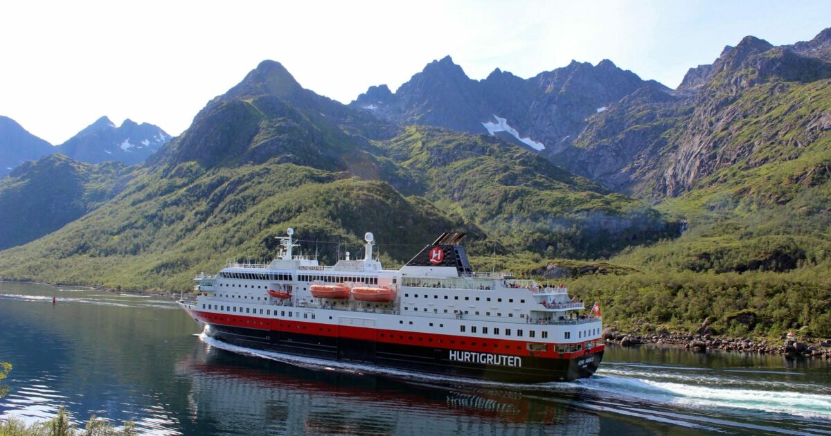 Artikkel - Biler med Hurtigruten | Nor Lines